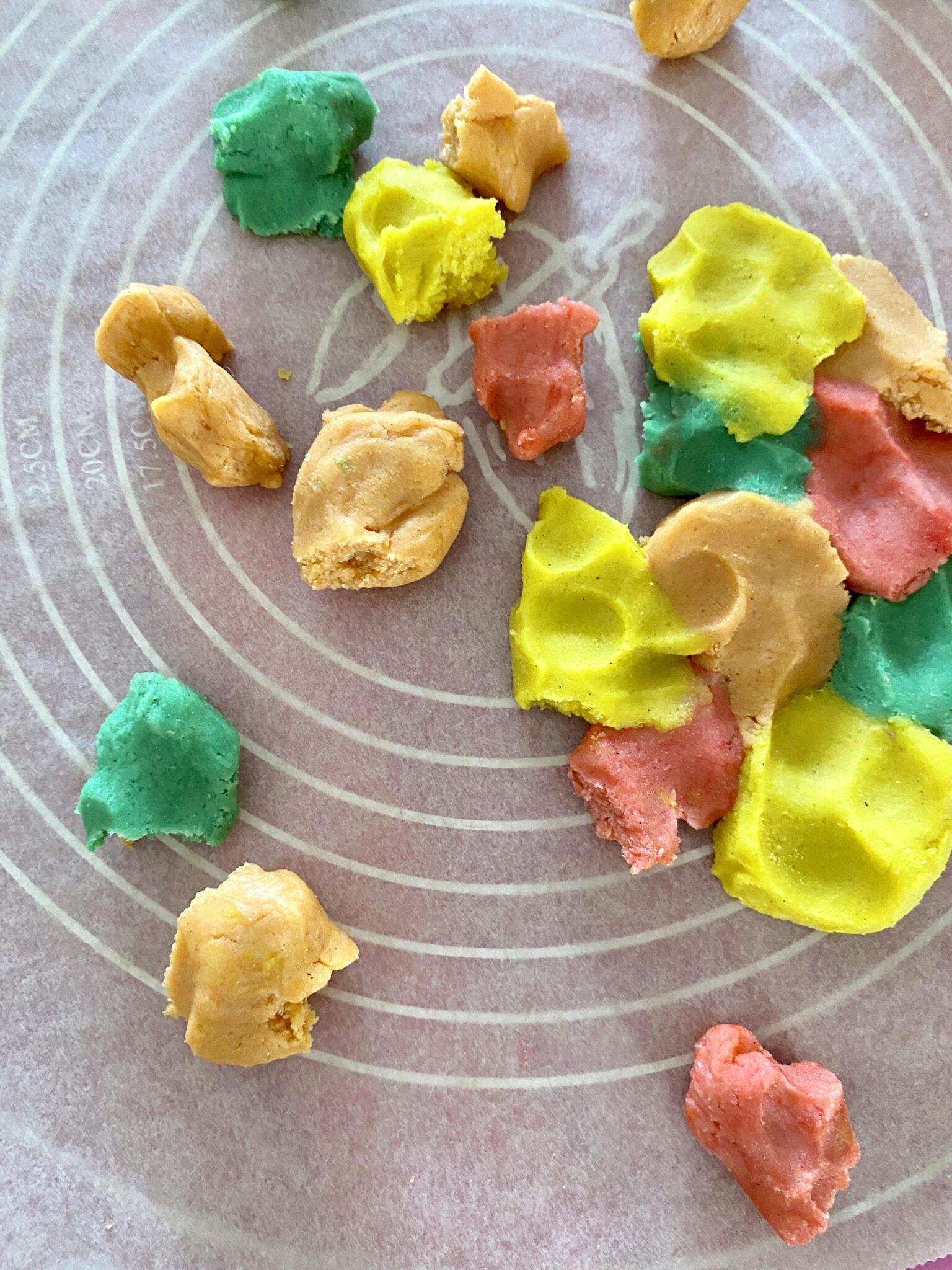 Bunte Herbstplätzchen - Knusprige Butterplätzchen im Herbst - Backen ...